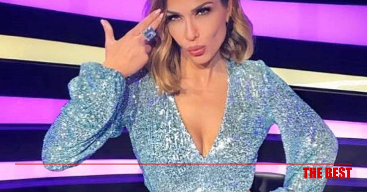 Η Δέσποινα Βανδή με μίνι και σέξι μπούστο στο J2US - BINTEO