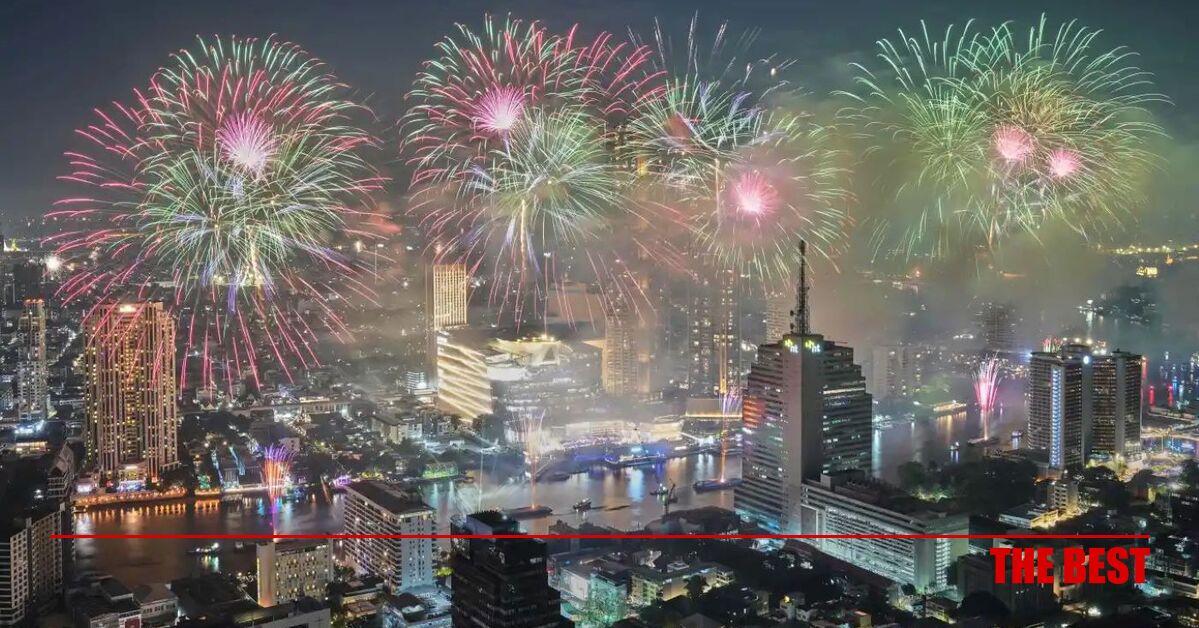 Το 2026 έκανε είσοδο με φώτα, χρώματα και εντυπωσιακές στιγμές ...